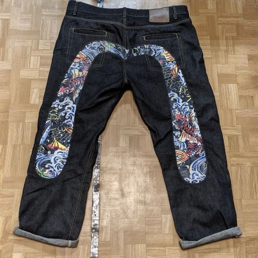 Джинсы evisu