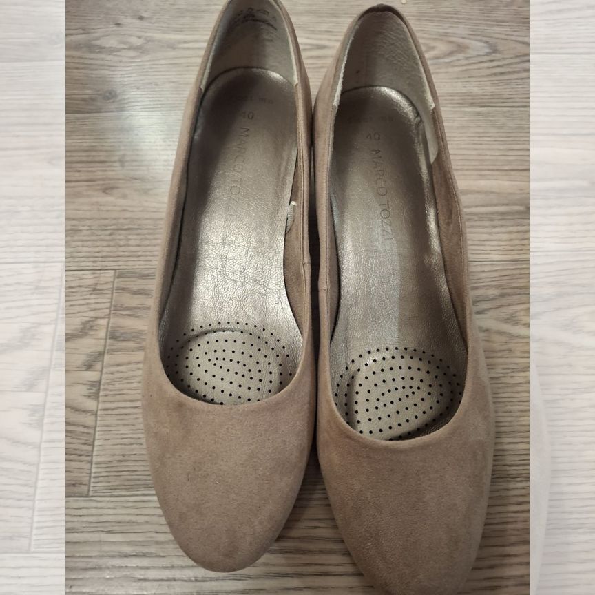 Бежевые туфли marco tozzi