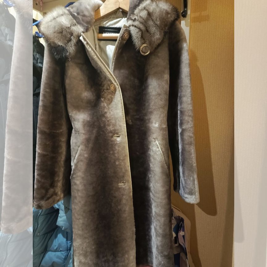 Шуба мутоновая 42-44 серая