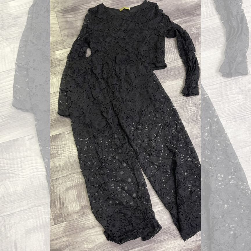 Костюм женский гипюр 44