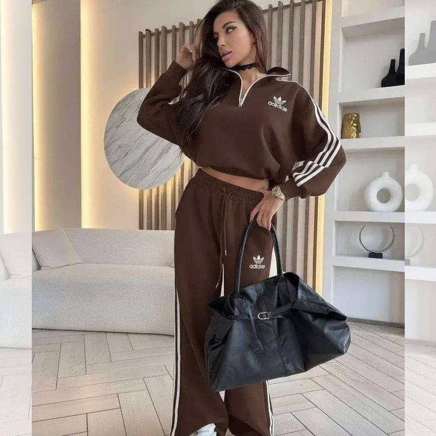 Спортивный костюм женский