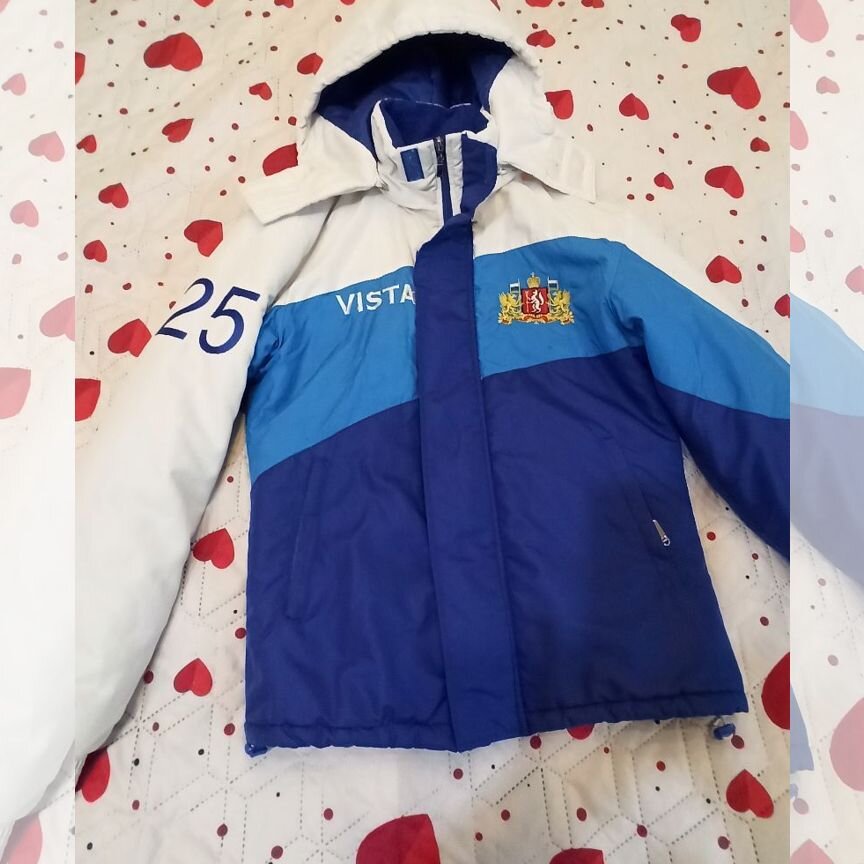 Продаётся спортивная куртка